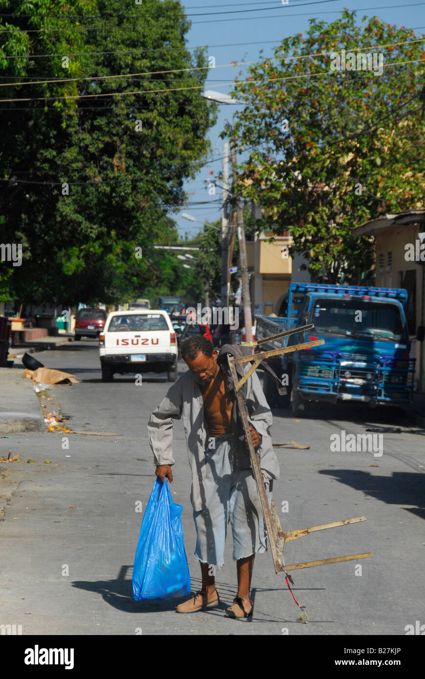 Local town dominican republic poverty hi-res stock photography and ...