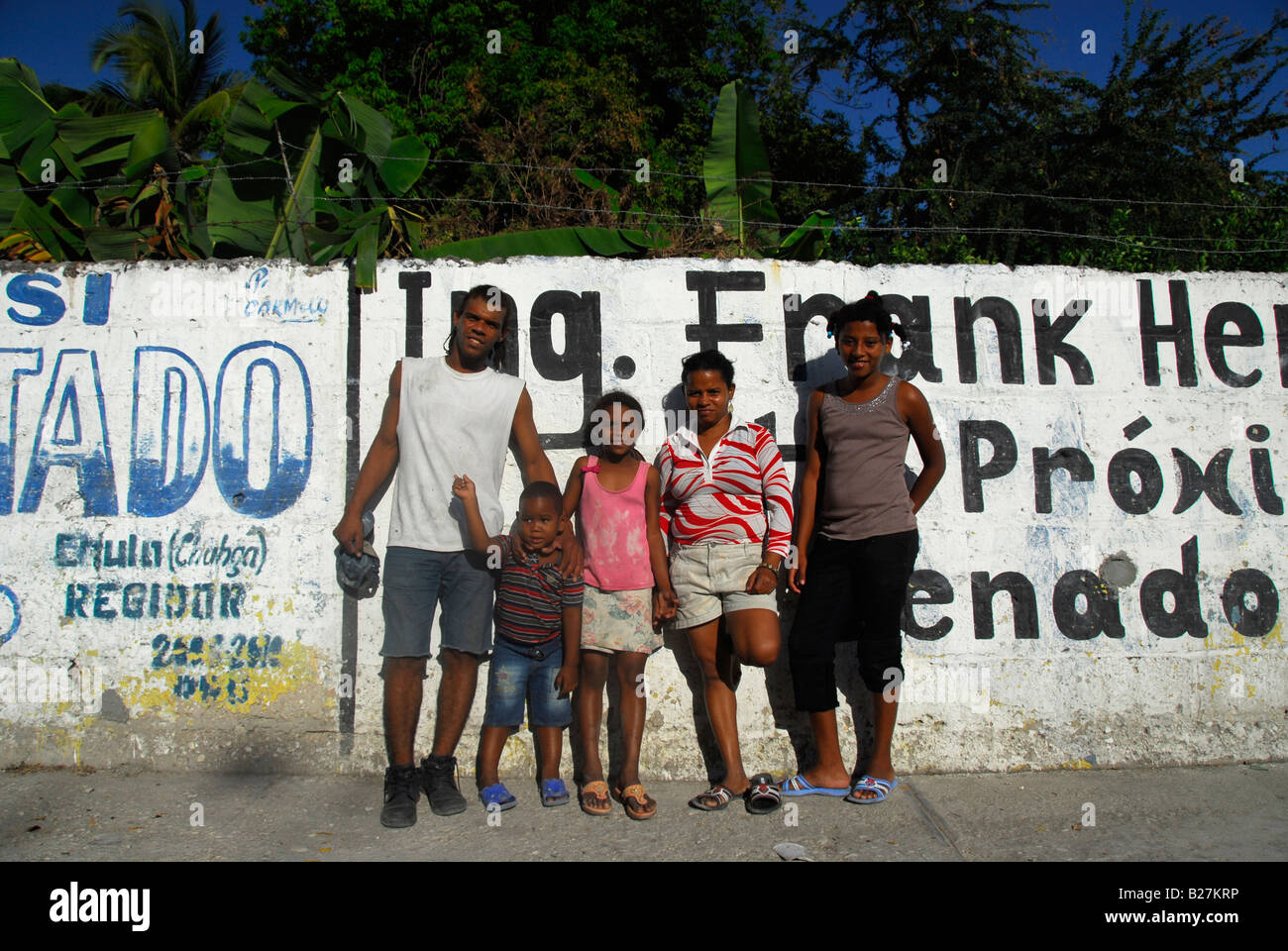 Poor family and friends in Neiba, Dominican Republic Stock Photo - Alamy