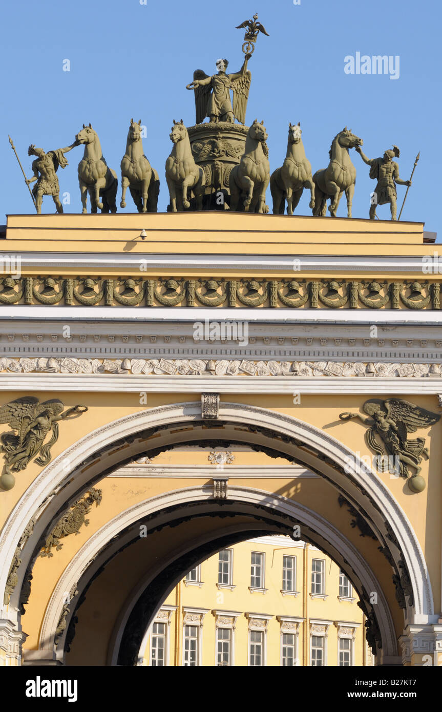Building statue arch hi-res stock photography and images - Alamy