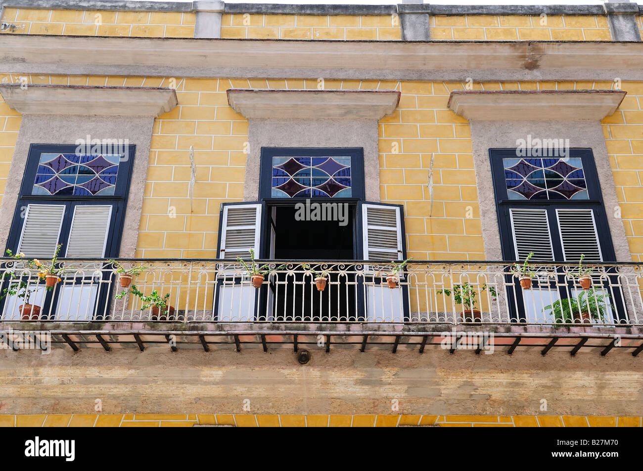 Cuba havana stained glass in window hi-res stock photography and images ...