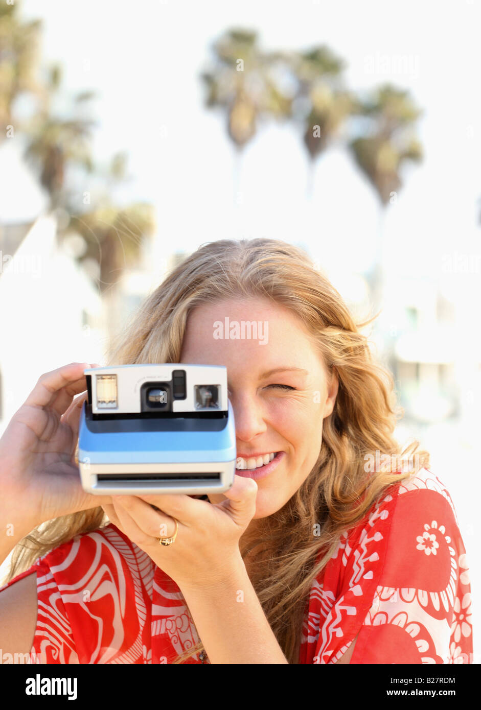 Instant image camera hi-res stock photography and images - Alamy