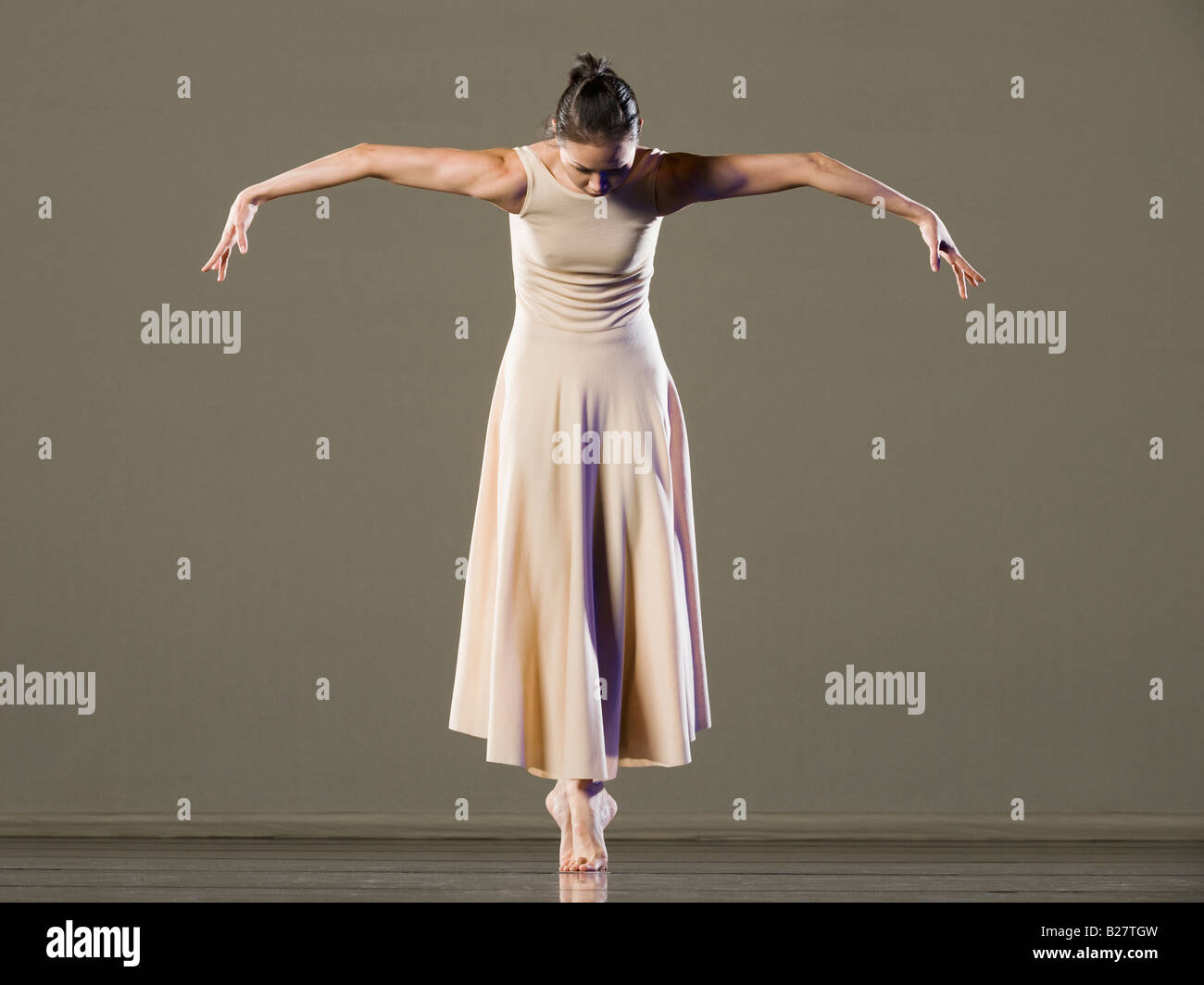 Female ballet dancer dancing Stock Photo - Alamy