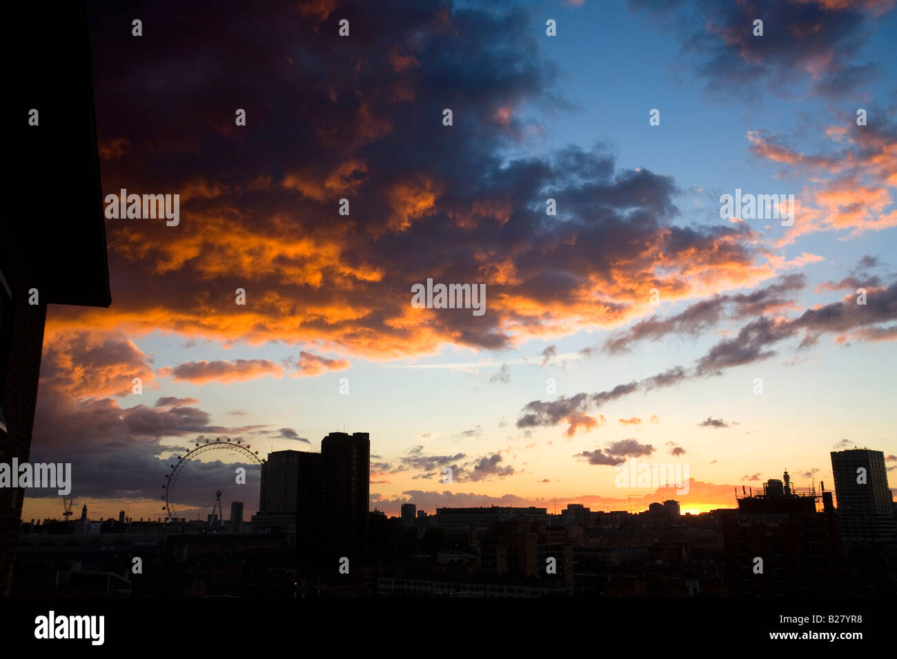 Council flats london sunset hi-res stock photography and images - Alamy
