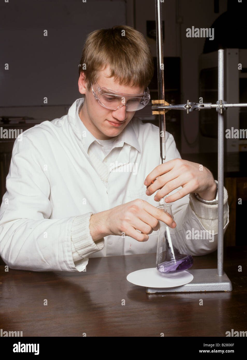Titration experiment hi-res stock photography and images - Alamy