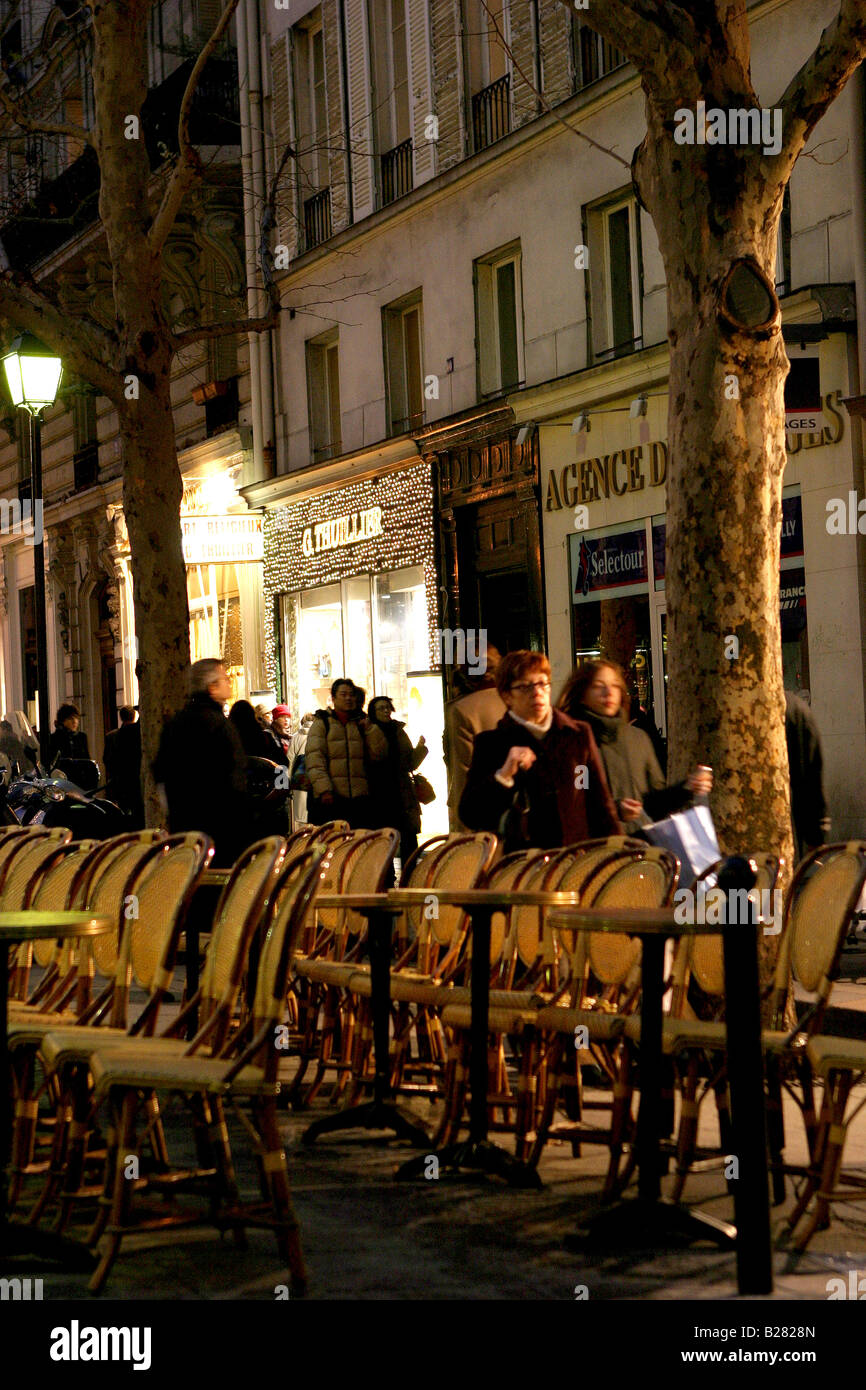A daytime view of the streets of Paris on a cold December evening Stock ...