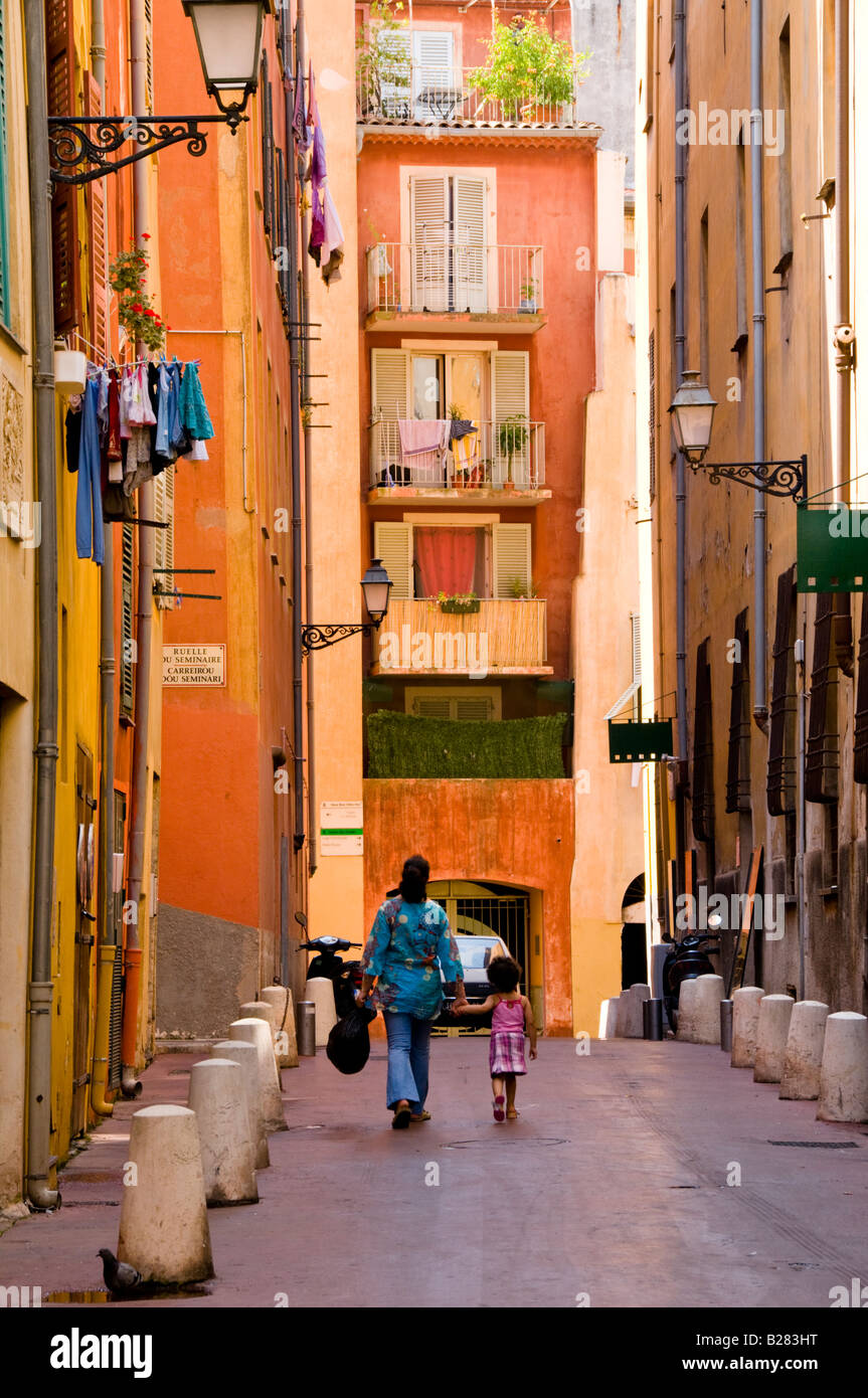 Nice alleyway hi-res stock photography and images - Alamy