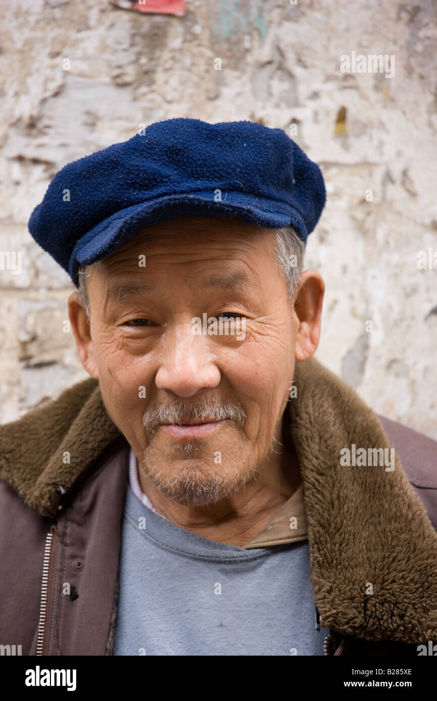Ageing chinese old man portrait hi-res stock photography and images - Alamy