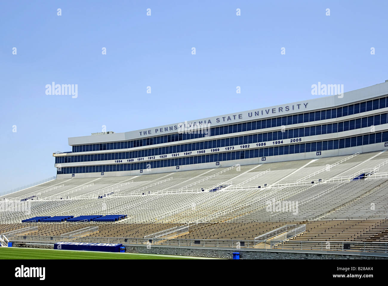 Beaver stadium hi-res stock photography and images - Alamy