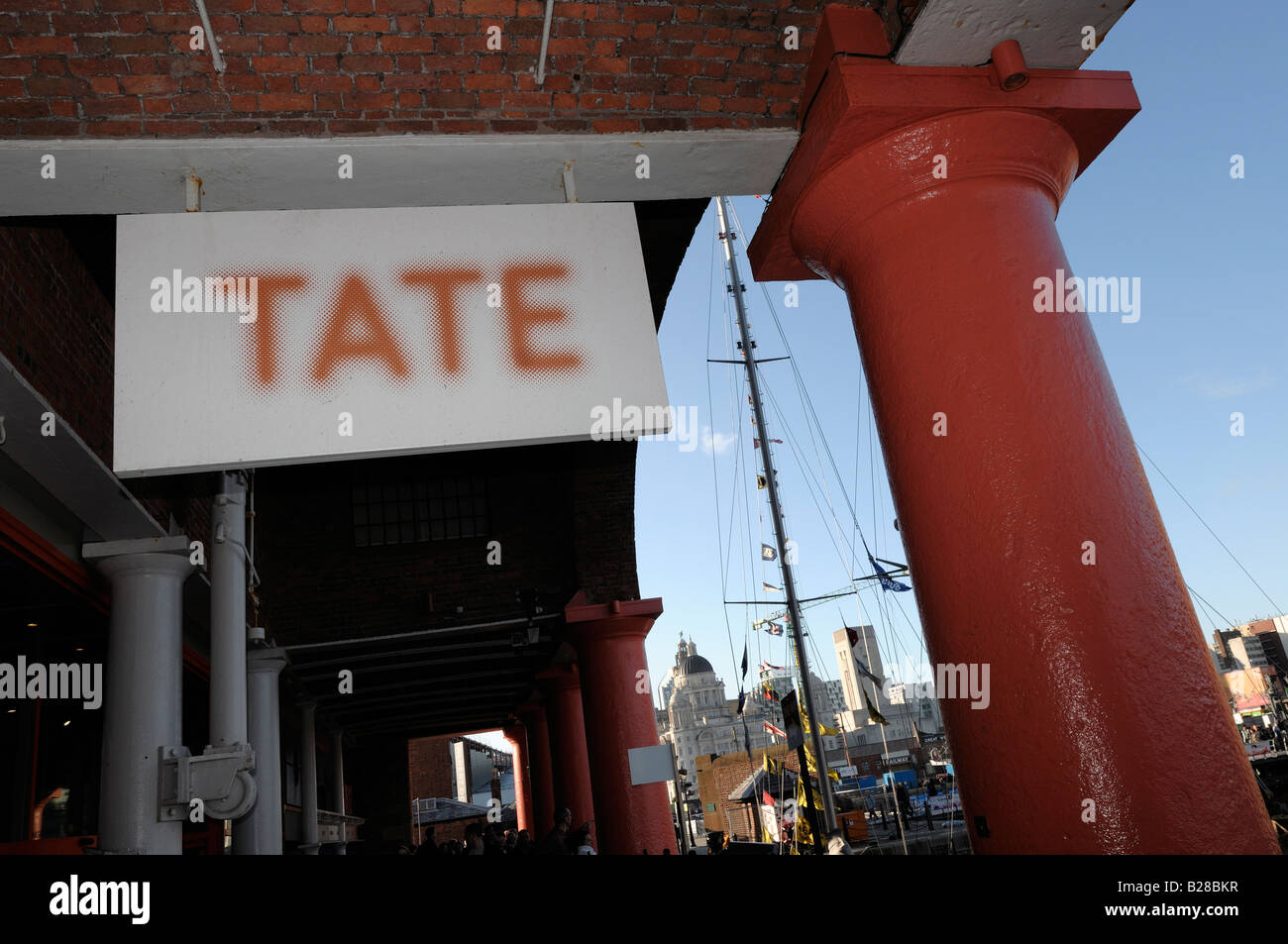 Tate liverpool art gallery hi-res stock photography and images - Alamy