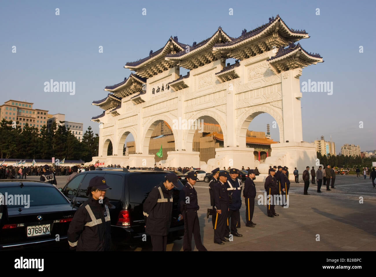 Taiwanese police officer hi-res stock photography and images - Alamy