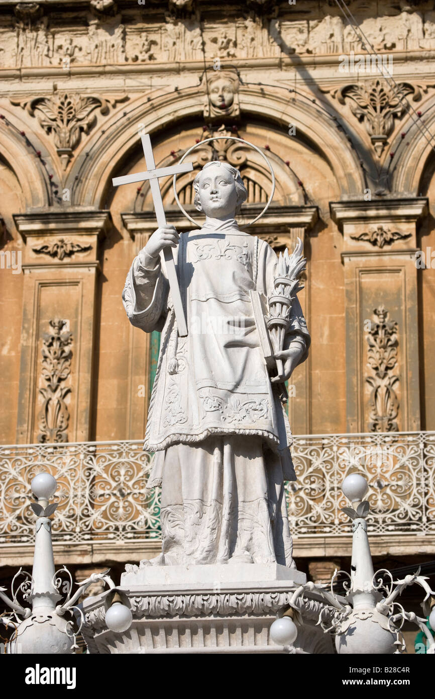 Statue Victory Square Vittoriosa Valletta Malta Stock Photo - Alamy