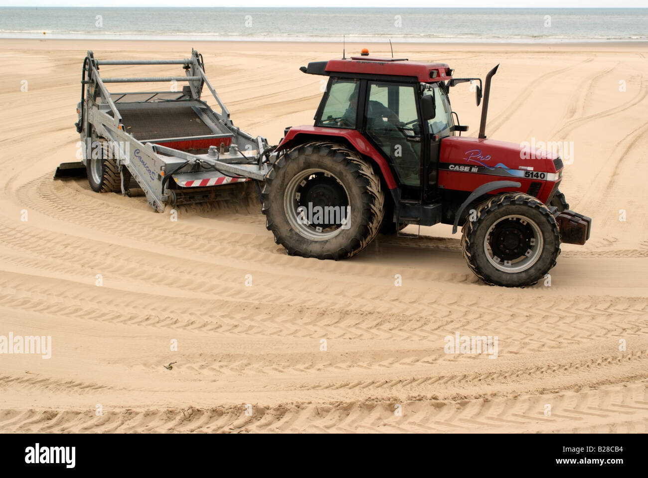 Beach Cleaning Machine High Resolution Stock Photography and Images - Alamy