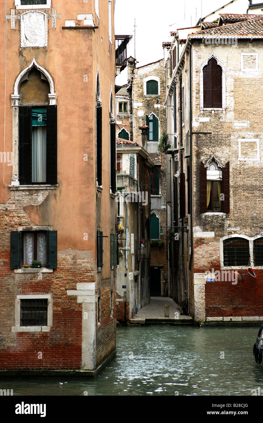 Back alley venice italy hi-res stock photography and images - Alamy
