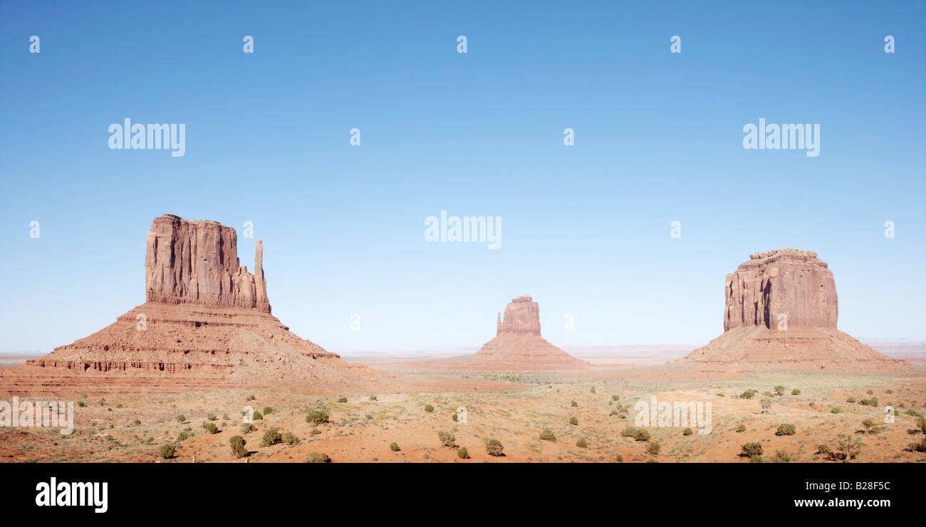 Navajo reservation butte mittens hi-res stock photography and images ...
