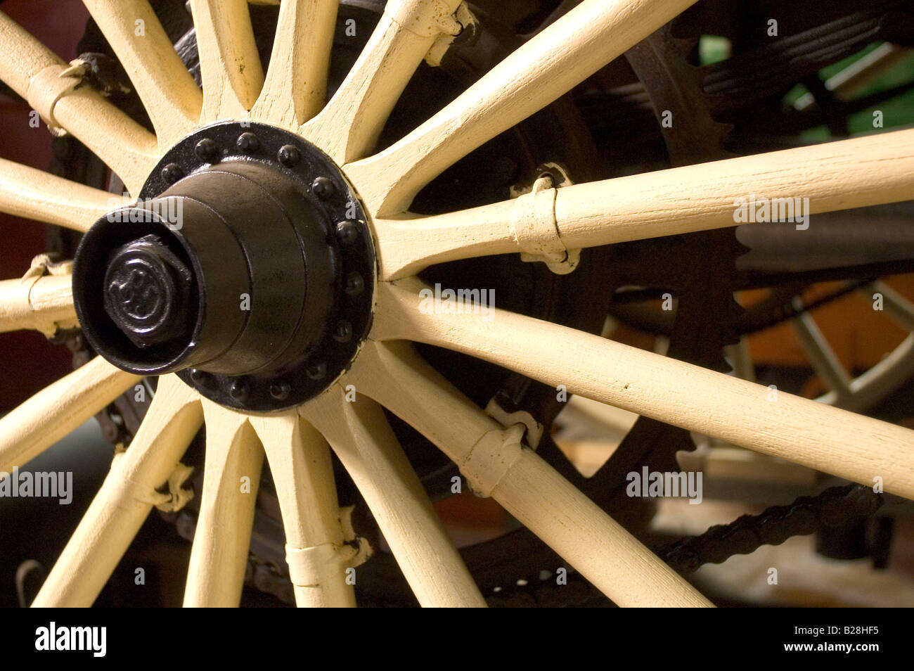 Wagon wheel hub hi-res stock photography and images - Alamy