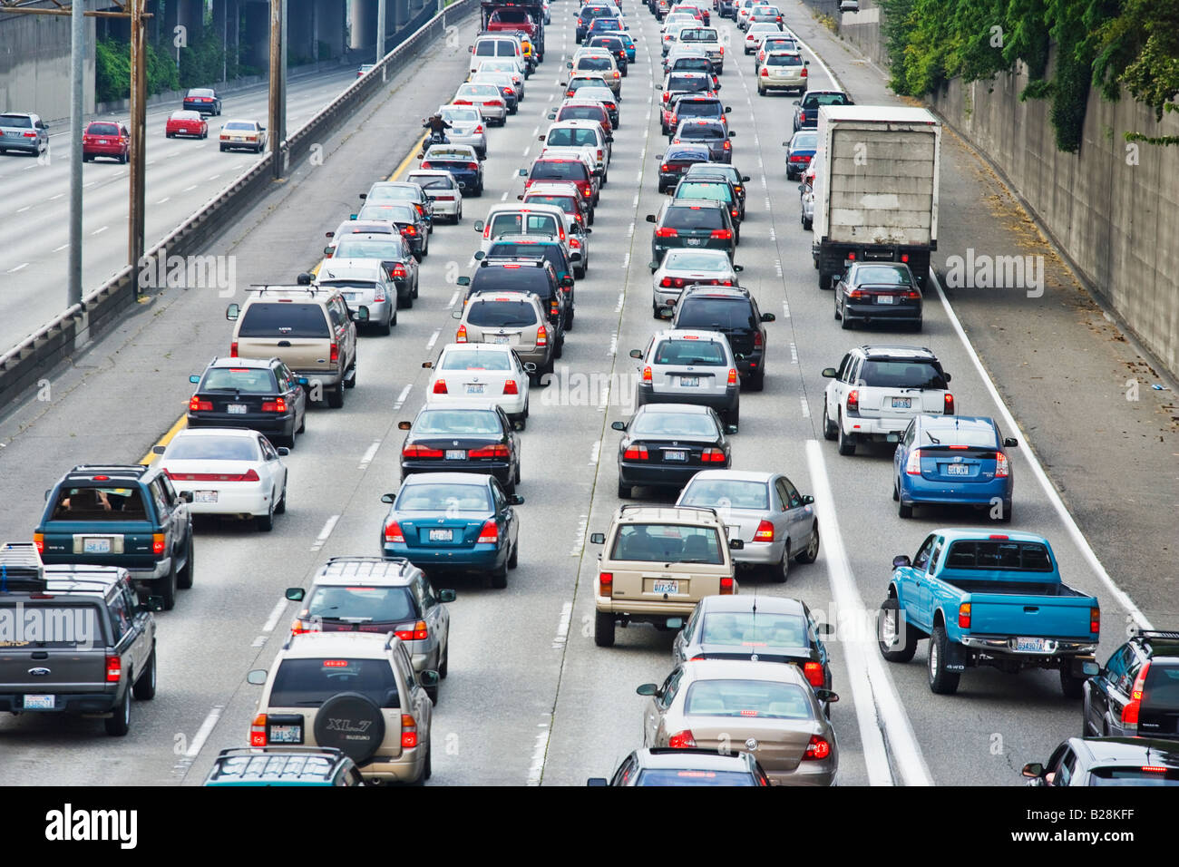 Rush hour on interstate in hi-res stock photography and images - Alamy