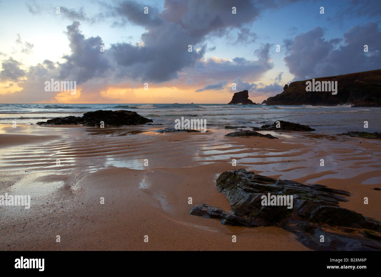 Moody cornish weather hi-res stock photography and images - Alamy