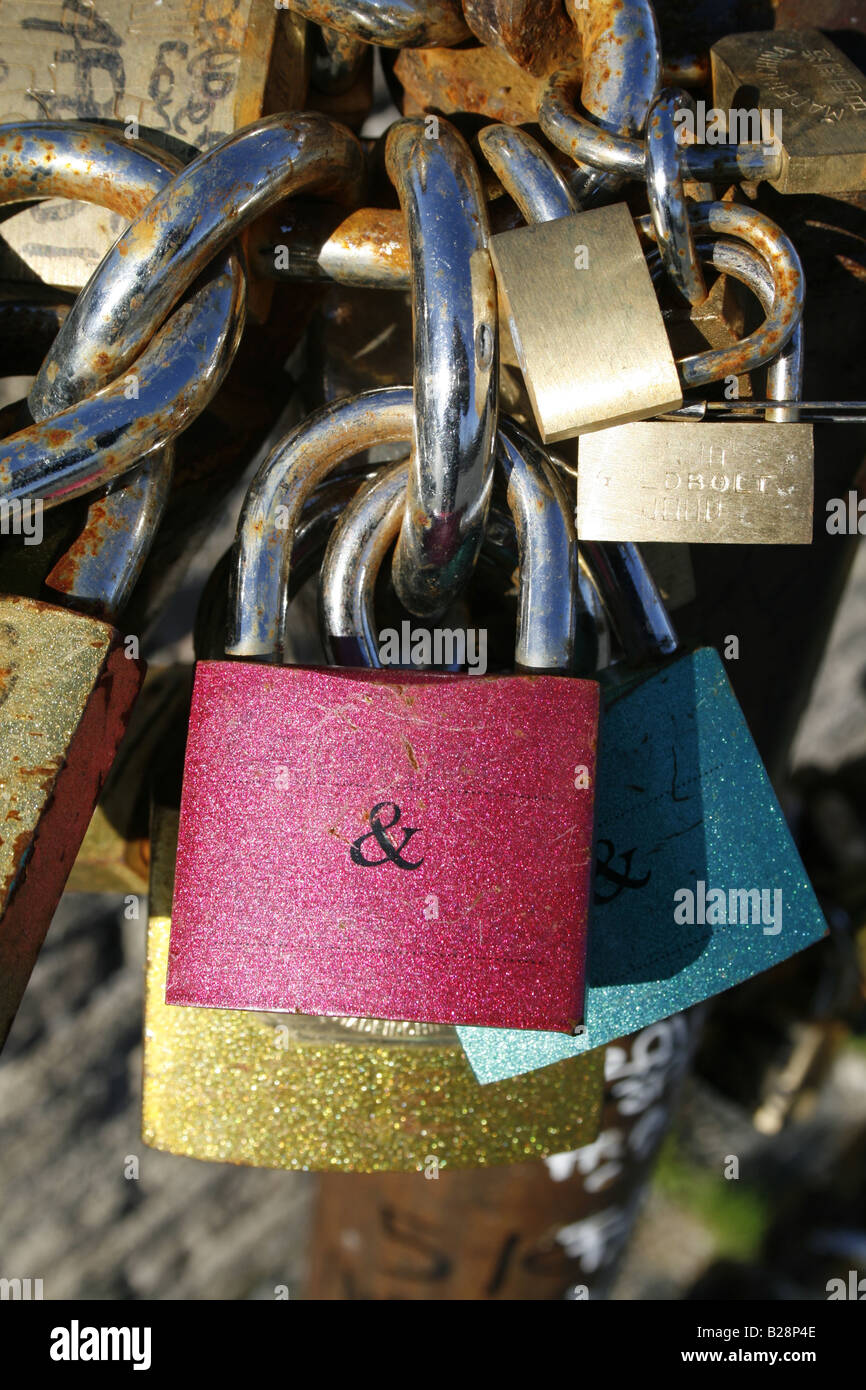 Love lockets hi-res stock photography and images - Alamy