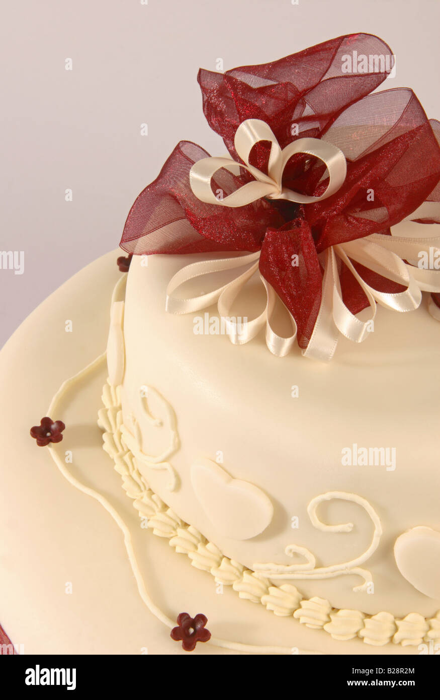 Wedding cake ribbons hi-res stock photography and images - Alamy