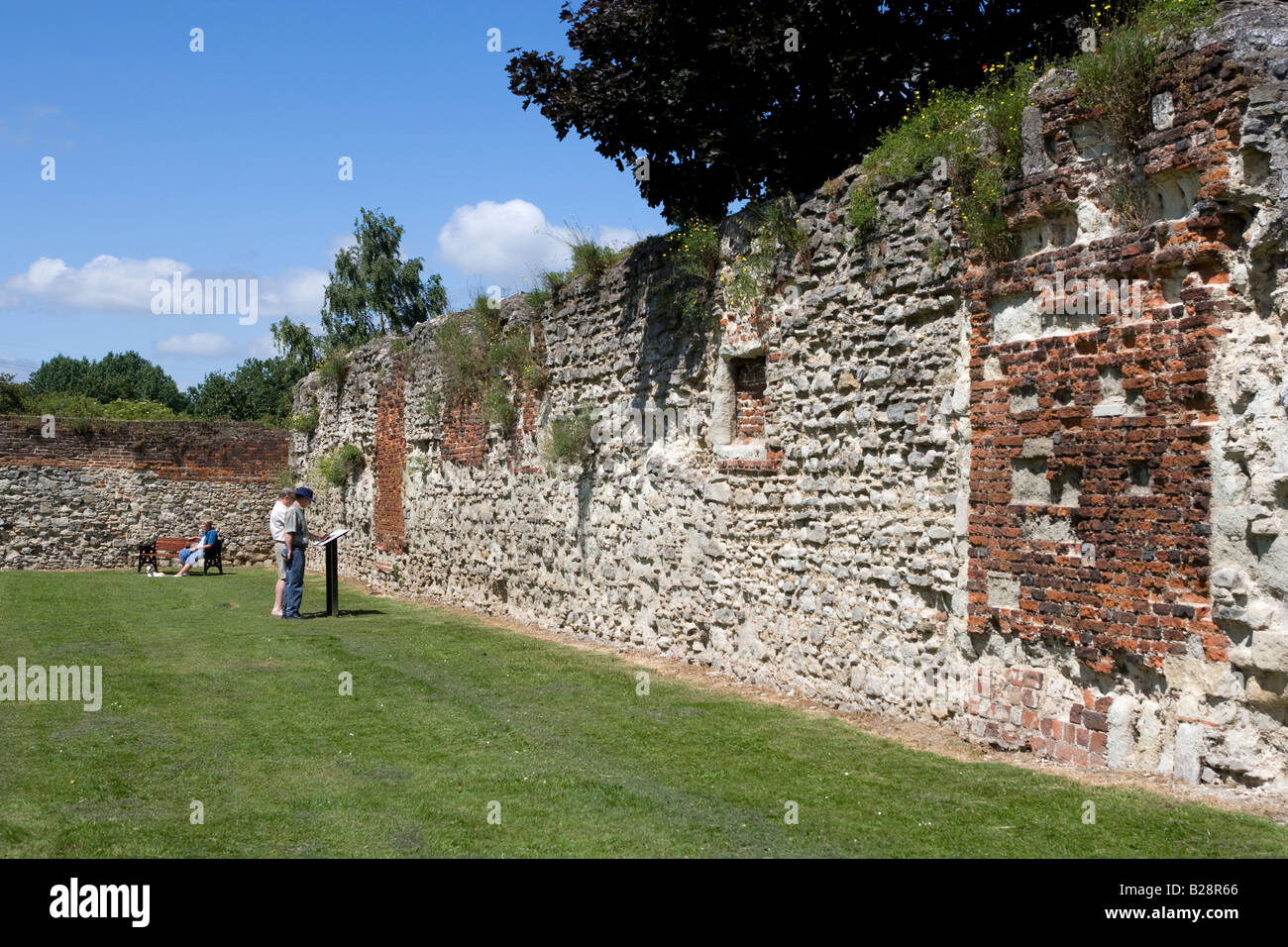 Abbey in the english countryside hi-res stock photography and images ...
