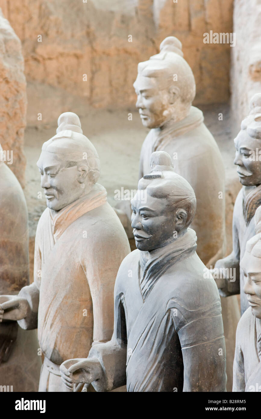 Infantry men figures in Pit 1 at Qin Museum exhibition halls of ...