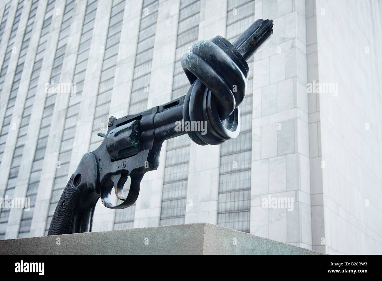 Knotted Gun sculpture at the United Nations - New York City, USA Stock ...
