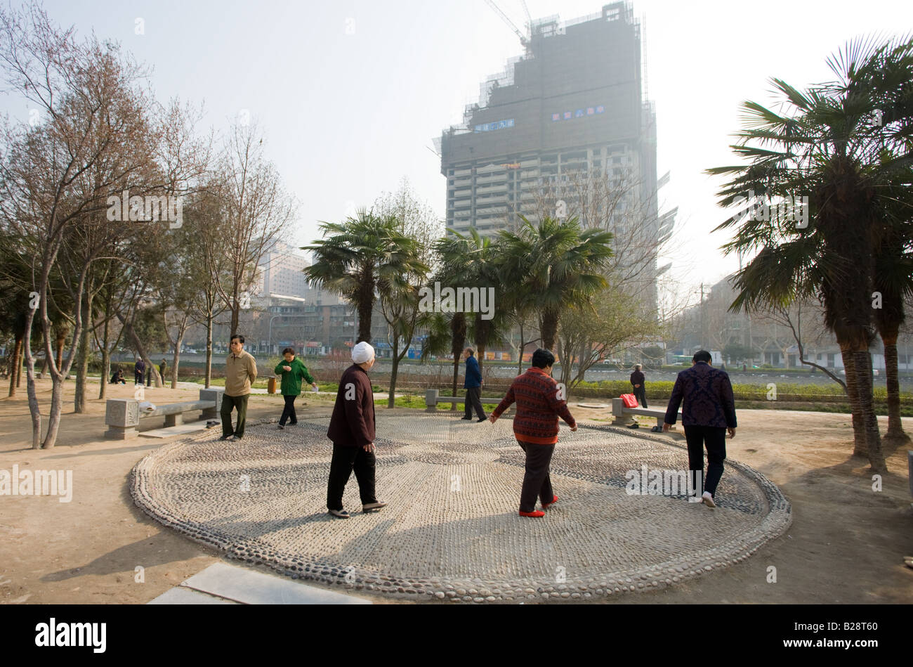 Walking In Circles Stock Photos & Walking In Circles Stock Images - Alamy