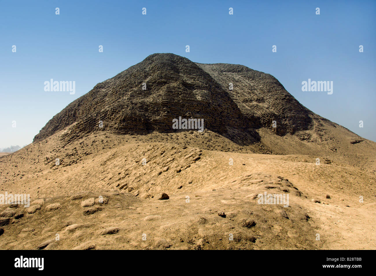 The Harawa pyramid in the desert near El Fayoum Egypt Stock Photo - Alamy