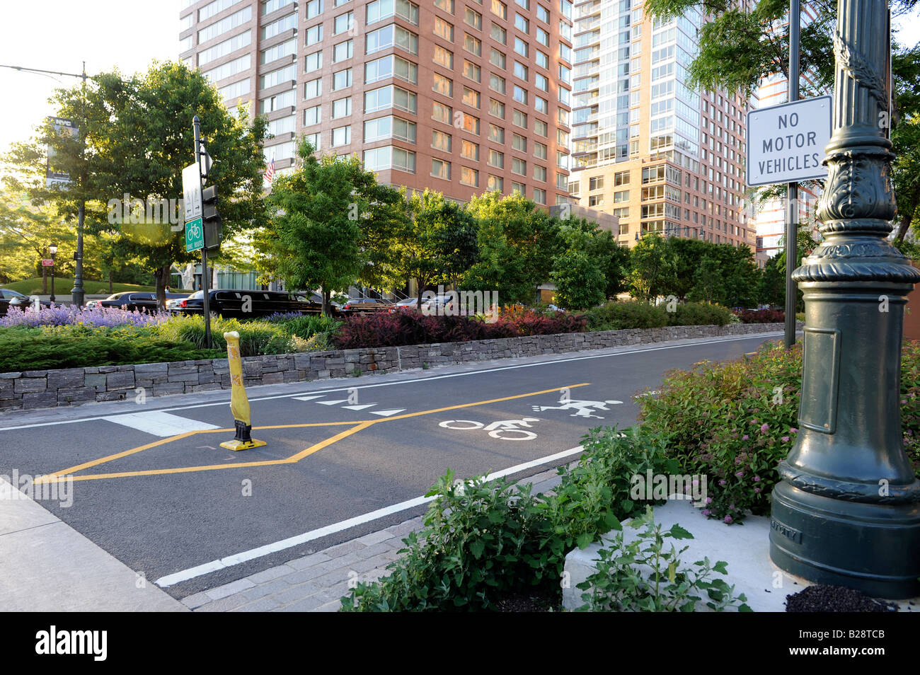 NYC Downtown Running Bicycle Path Stock Photo - Alamy