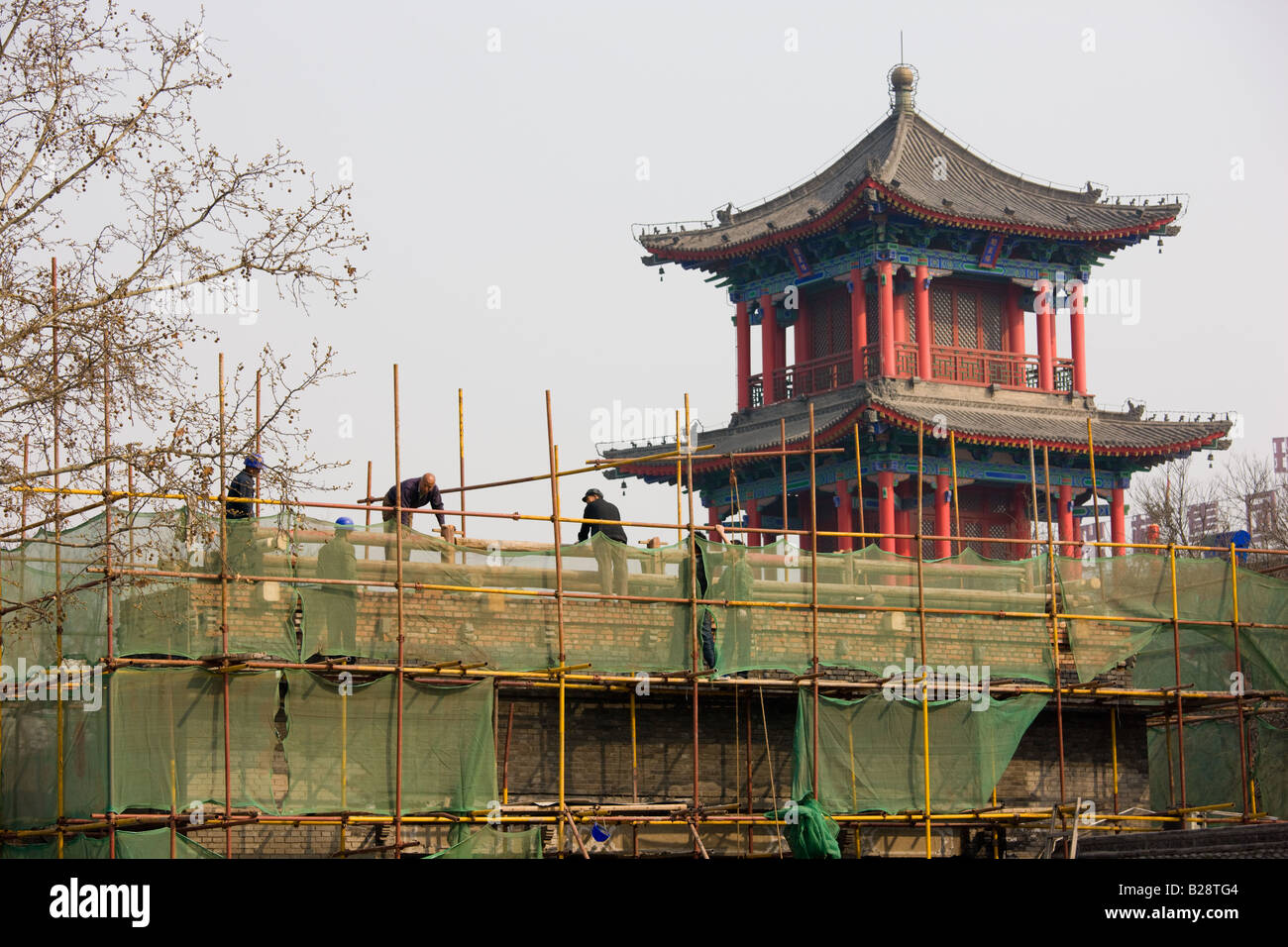 Chinese workmen hi-res stock photography and images - Alamy
