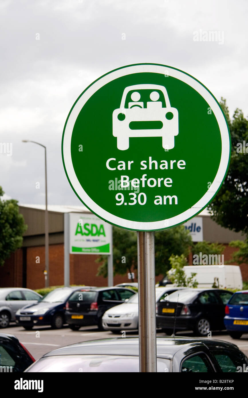 Car share sign hi-res stock photography and images - Alamy