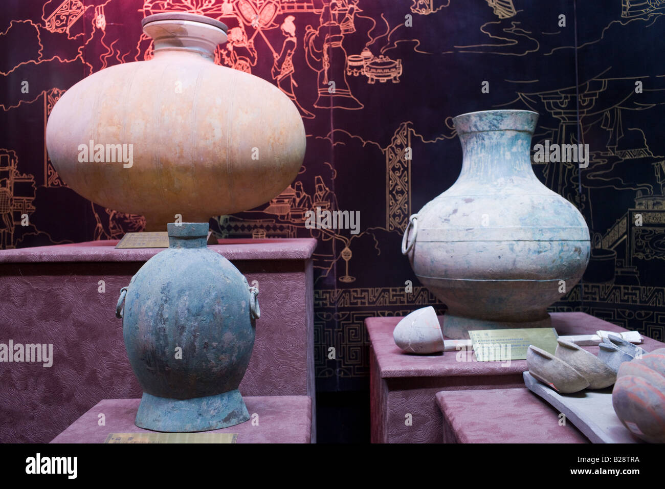 Artefacts on display at the Han Dynasty Tomb of Han Yang Ling Xian ...