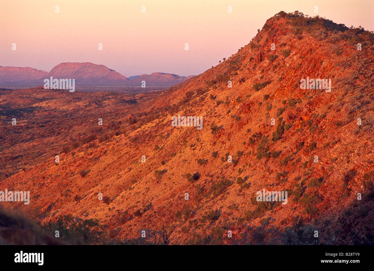 MacDonnell Ranges, outback Australia Stock Photo - Alamy