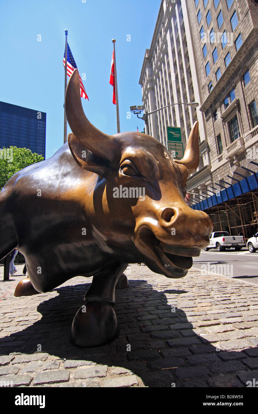 Charging Bull bronze sculpture by Arturo Di Modica in Bowling Green - New York City, USA Stock ...