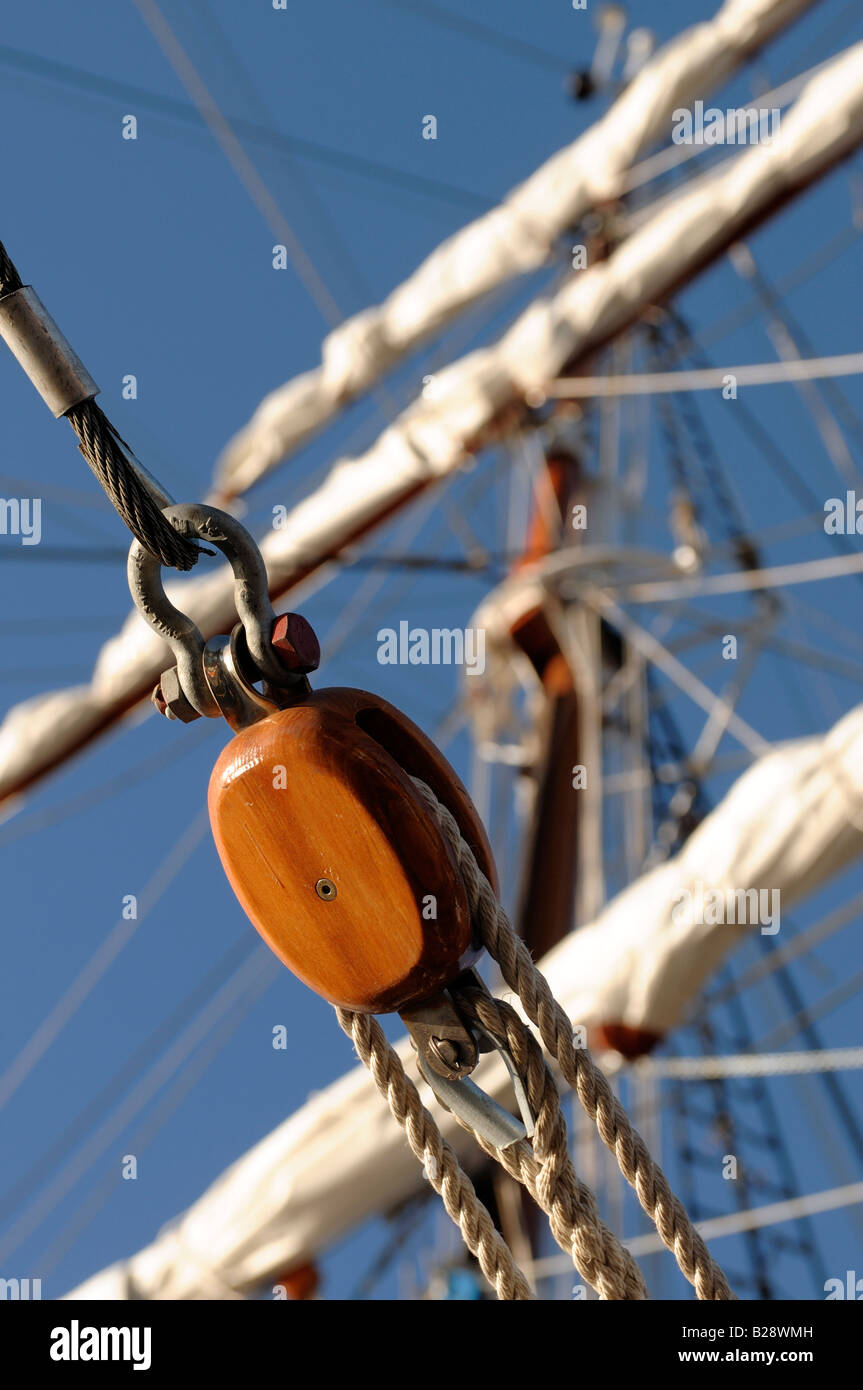 Detail rigging tall ship High Resolution Stock Photography and Images ...