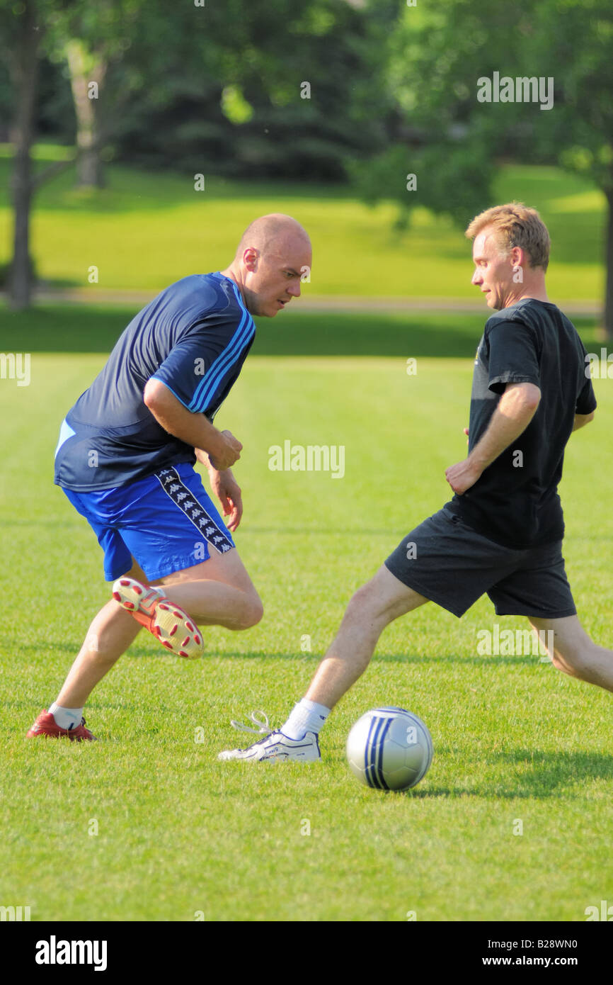 Pro football player hi-res stock photography and images - Alamy