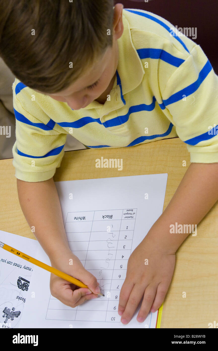 First grade students classroom hi-res stock photography and images - Alamy