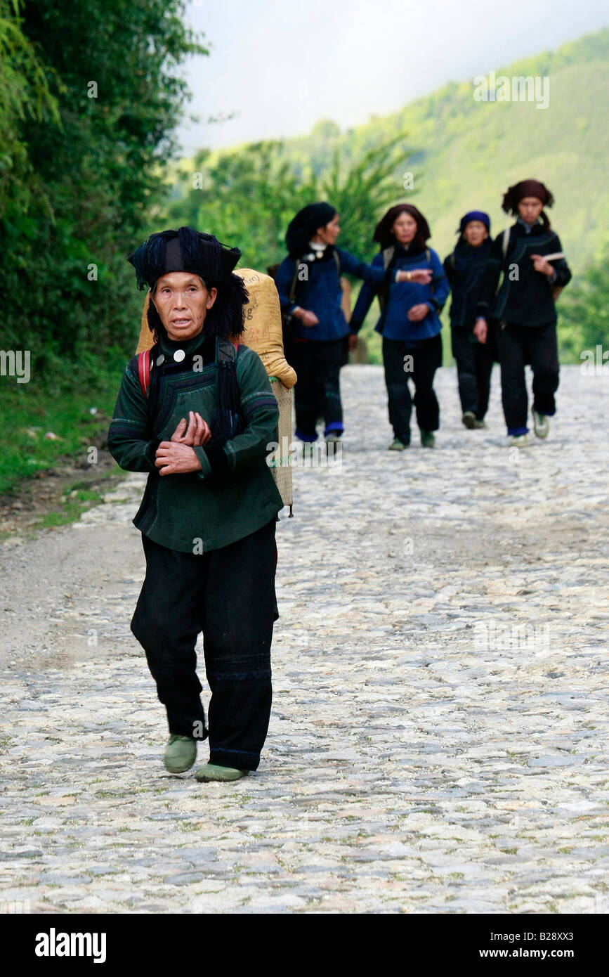 Chinese hani minority hi-res stock photography and images - Alamy