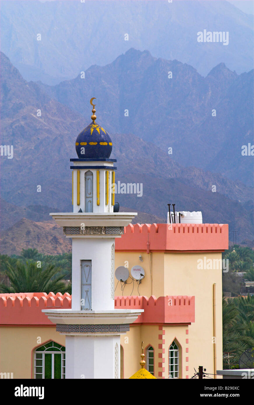 Mosque and mountains Ar Rustaq Oman Date 12 03 2008 Ref ZB917 111153 ...