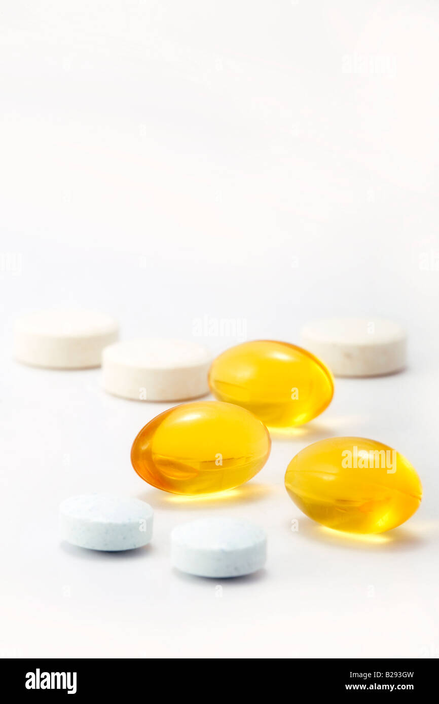 Vitamin supplements and pills Stock Photo - Alamy