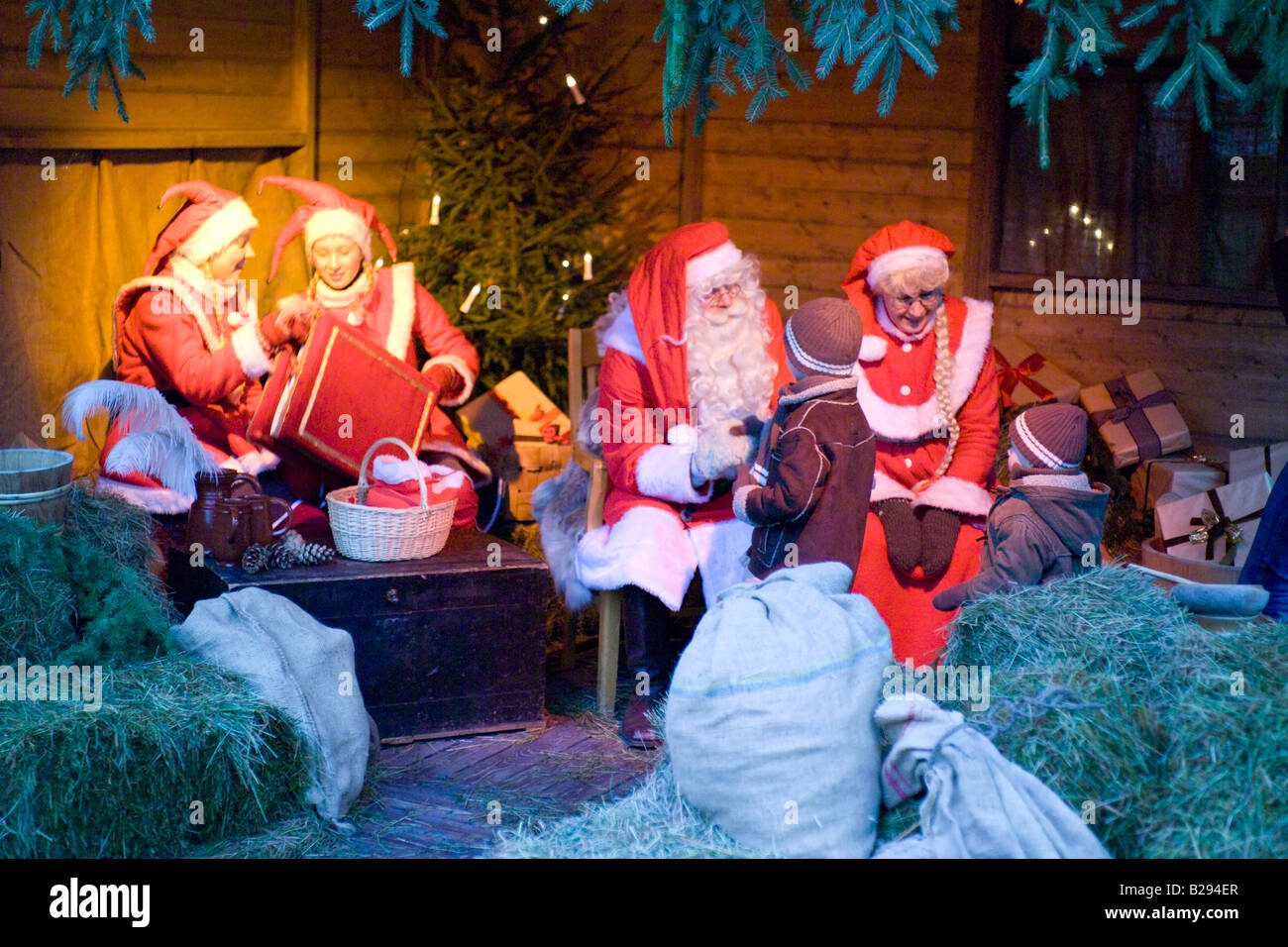 Santa christmas market hi-res stock photography and images - Alamy