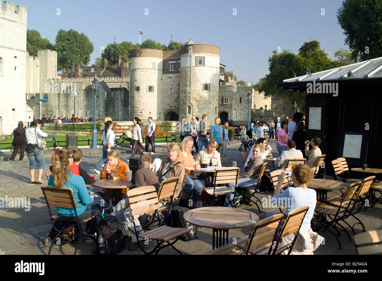 Cafe outside Tower of London London England Stock Photo - Alamy