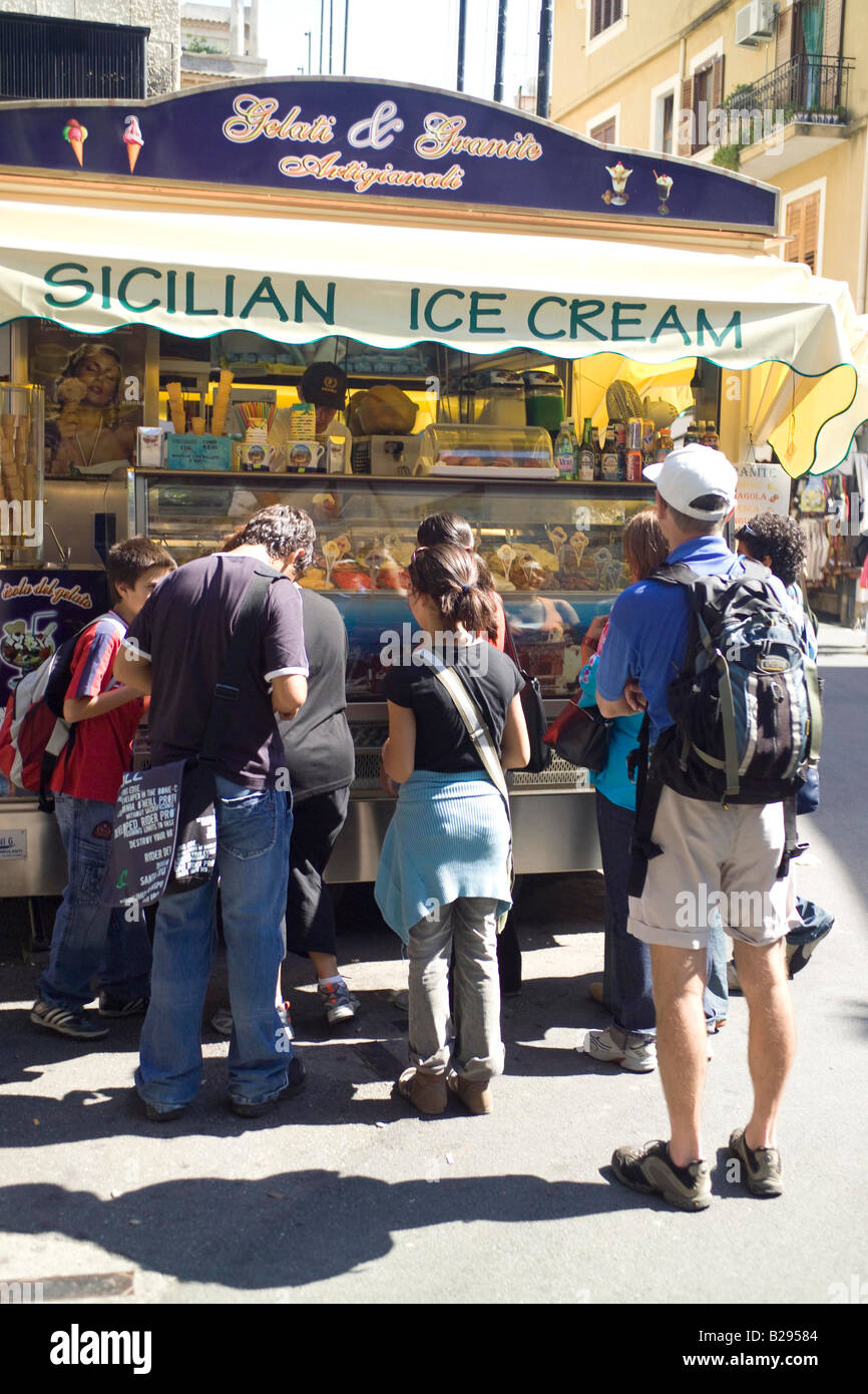 Ice cream stall hi-res stock photography and images - Alamy