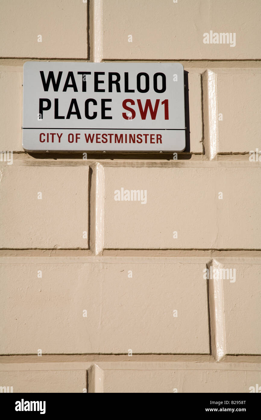 Waterloo sign hi-res stock photography and images - Alamy