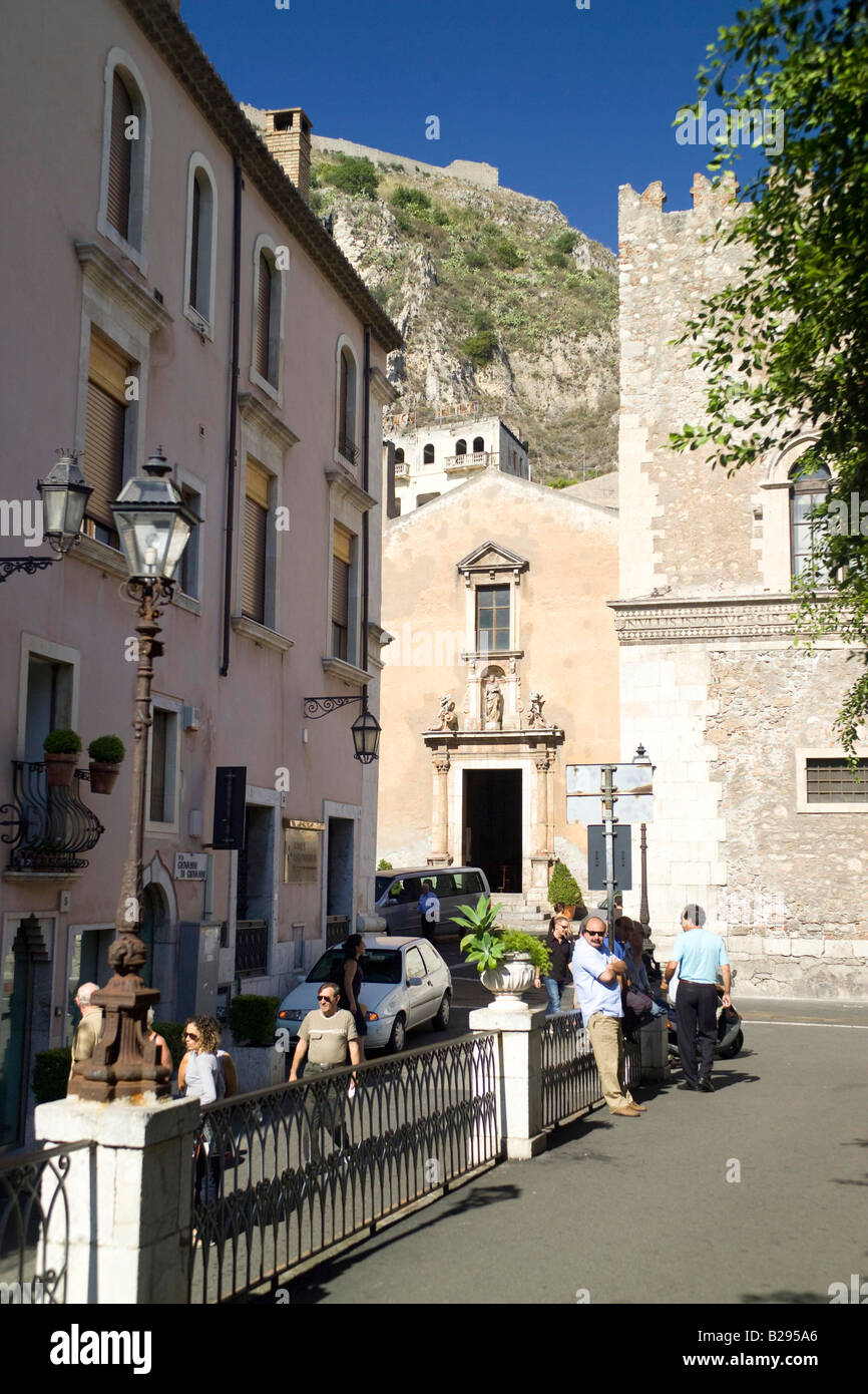 Taormina street market hi-res stock photography and images - Alamy