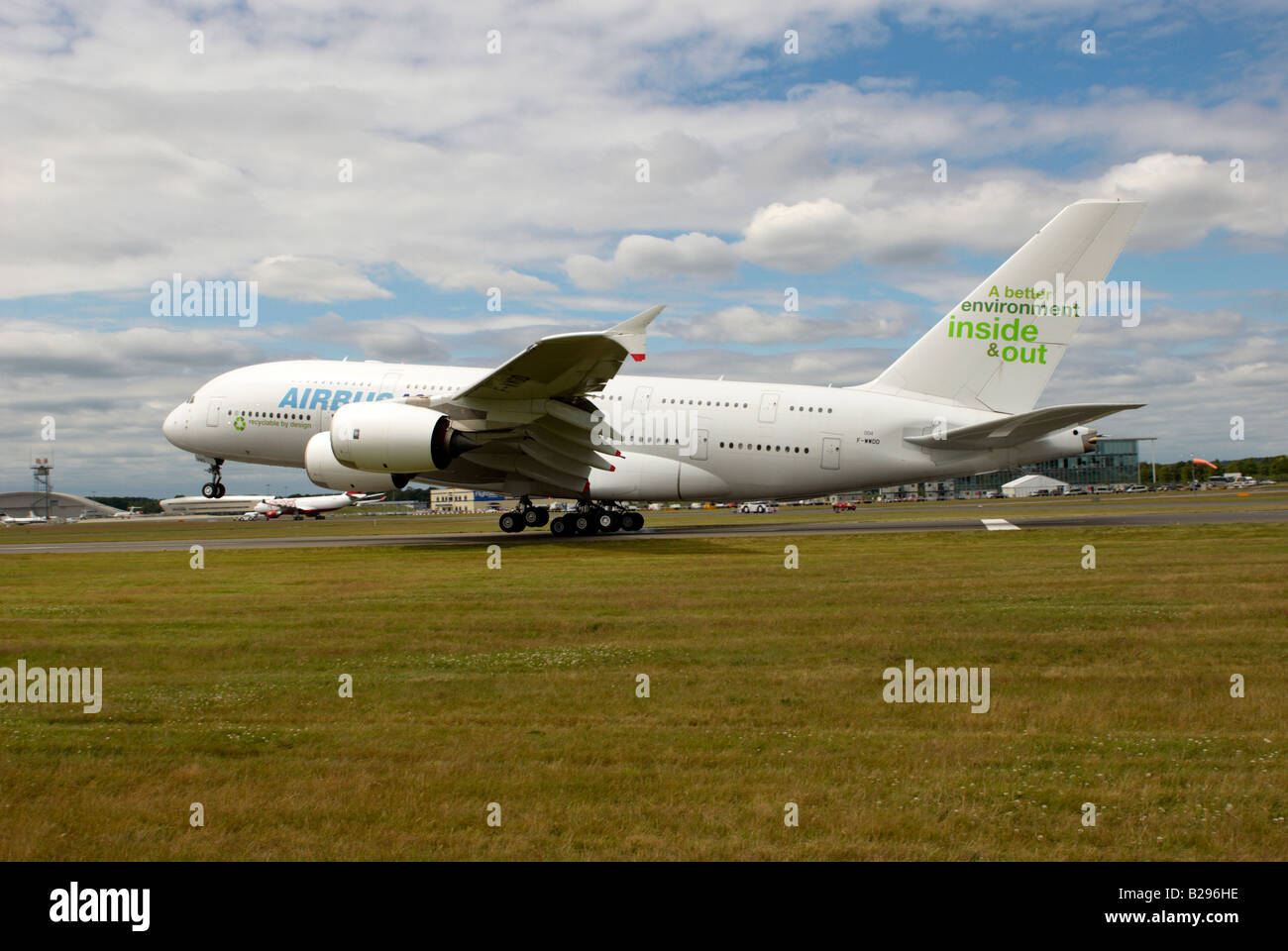 Airbus a380 flypast hi-res stock photography and images - Alamy