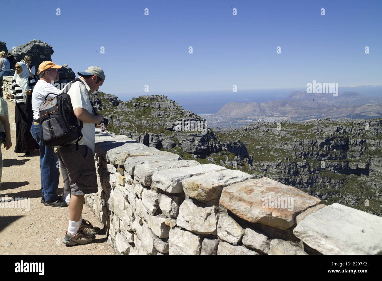 Cape town table mountain south africa date hi-res stock photography and ...