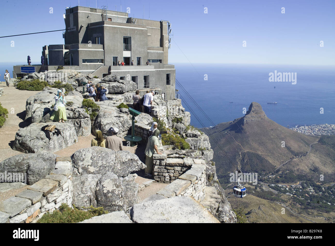 Cape town table mountain south africa date hi-res stock photography and ...