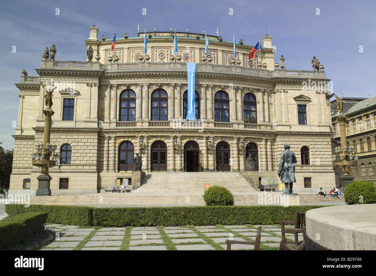 Jan Palach Square Prague Ref WP TARU 000728 028 Date COMPULSORY CREDIT ...