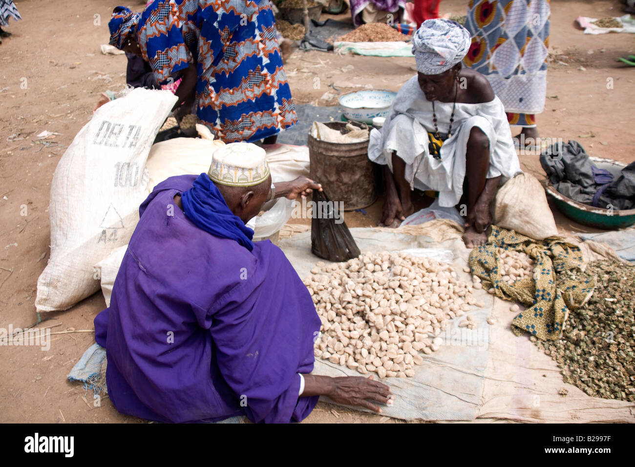 Traders Outside Mosque Mali High Resolution Stock Photography and ...